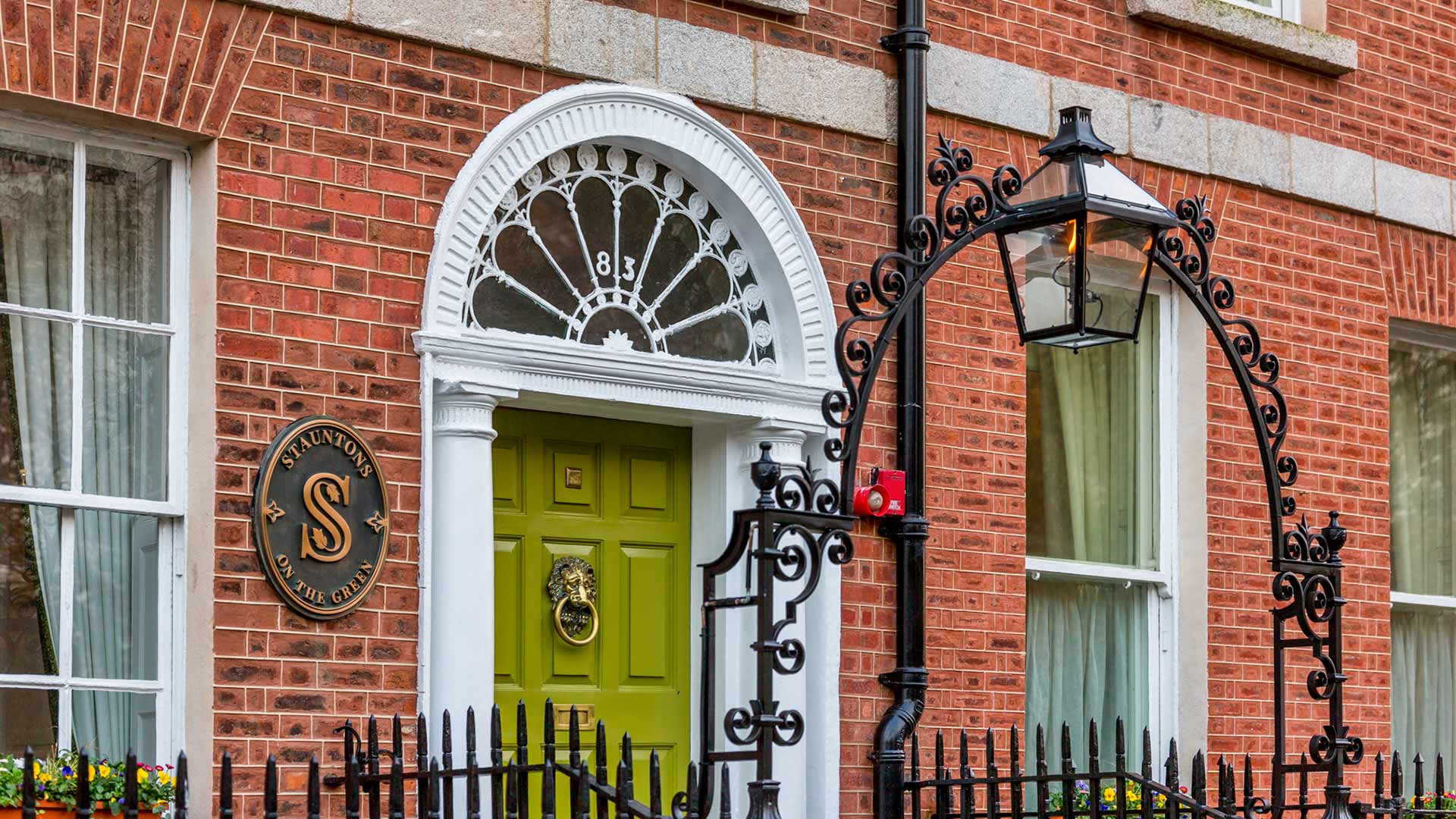Best Rate Guarantee | Stauntons on the Green | Book Direct